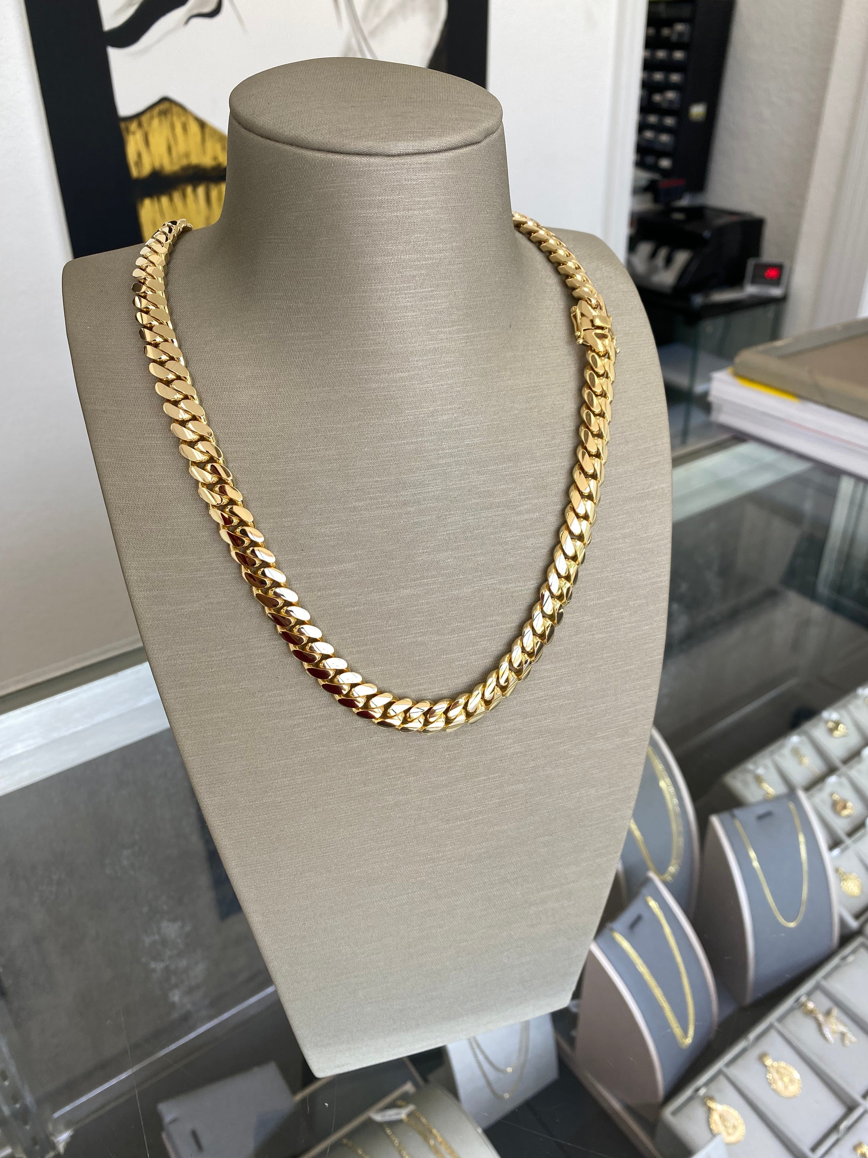 The Art of Crafting Cuban Link Chains: What Makes Them So Special? – D ...