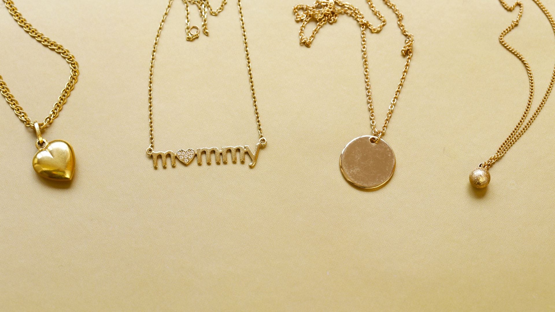 How to Style Pendants with Outfits – D_Lux Jewelers